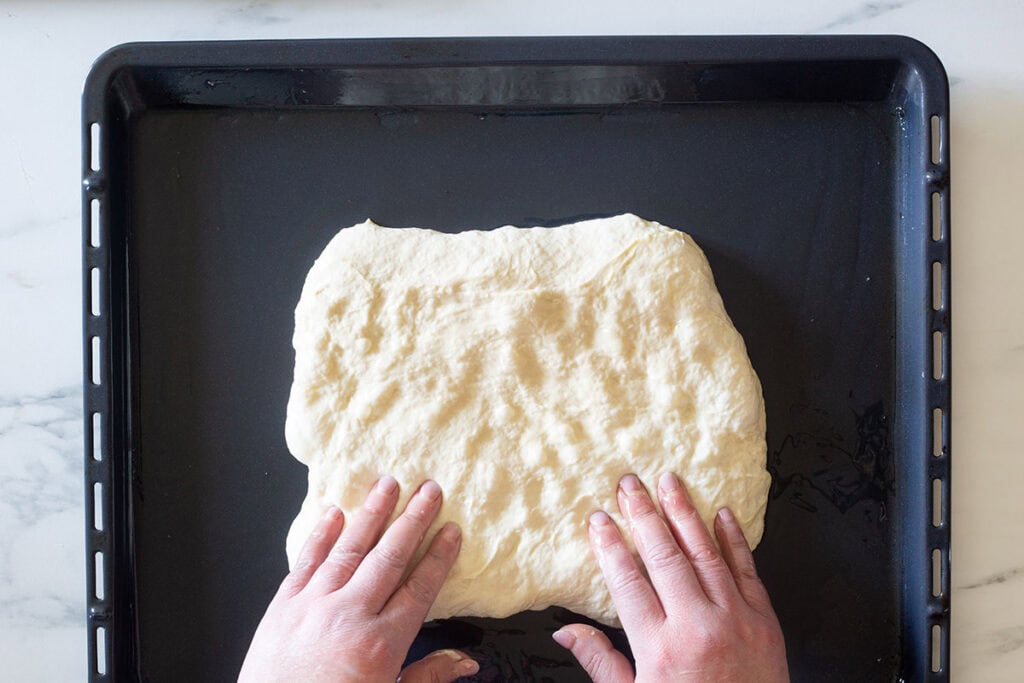 Pizza Rossa Romana - Italian Easy Recipes