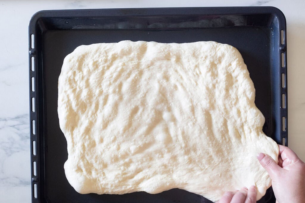 Pizza Rossa Romana - Italian Easy Recipes