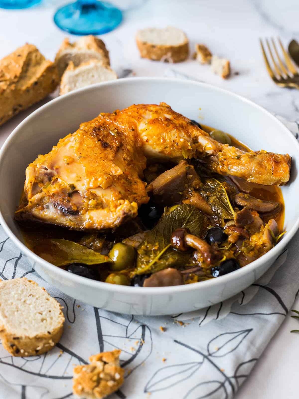 Pollo alla Boscaiola (Italian chicken with mushrooms) - Italian Easy ...