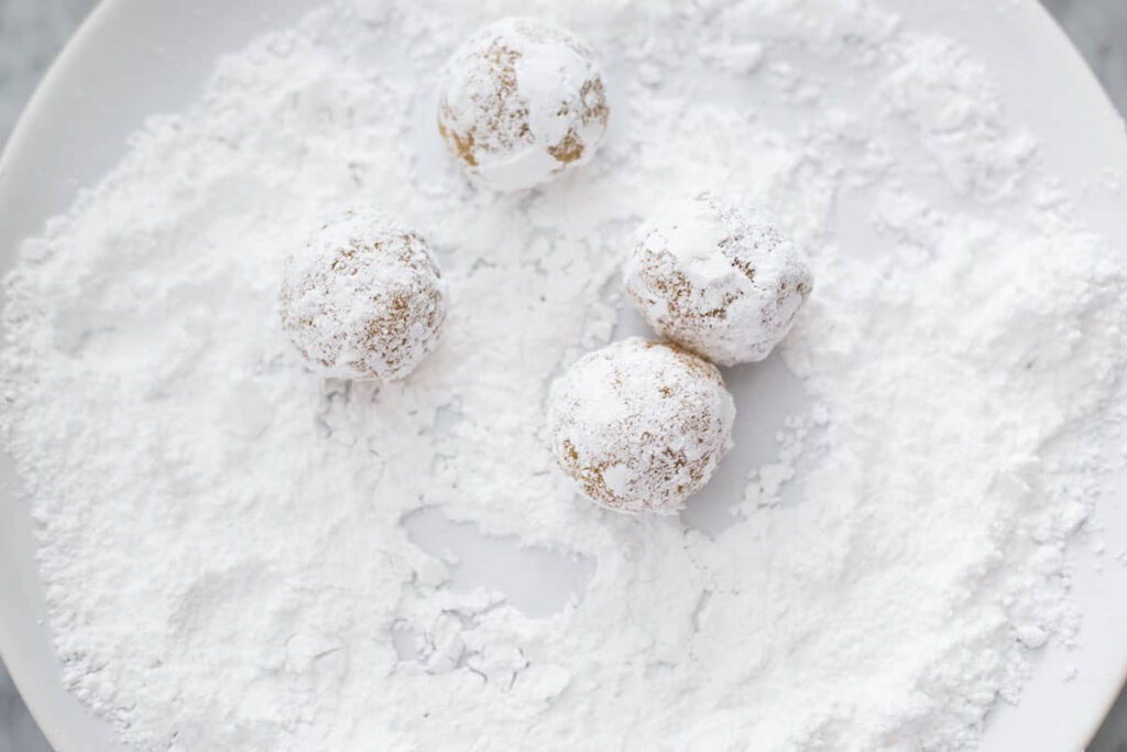 Amaretti Morbidi Cookies (soft amaretti) - Italian Easy Recipes