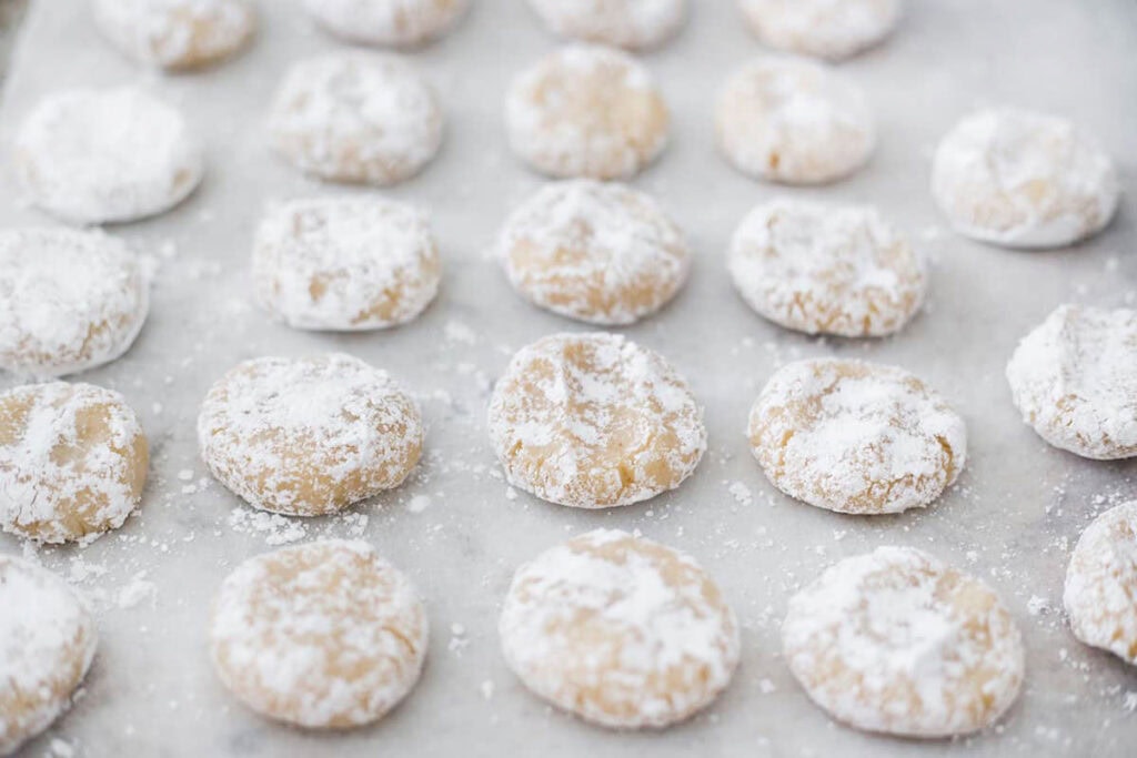 Amaretti Morbidi Cookies (soft amaretti) - Italian Easy Recipes