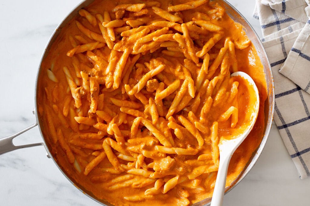 Stracciatella Pasta With Peppers & Sausage - Italian Easy Recipes